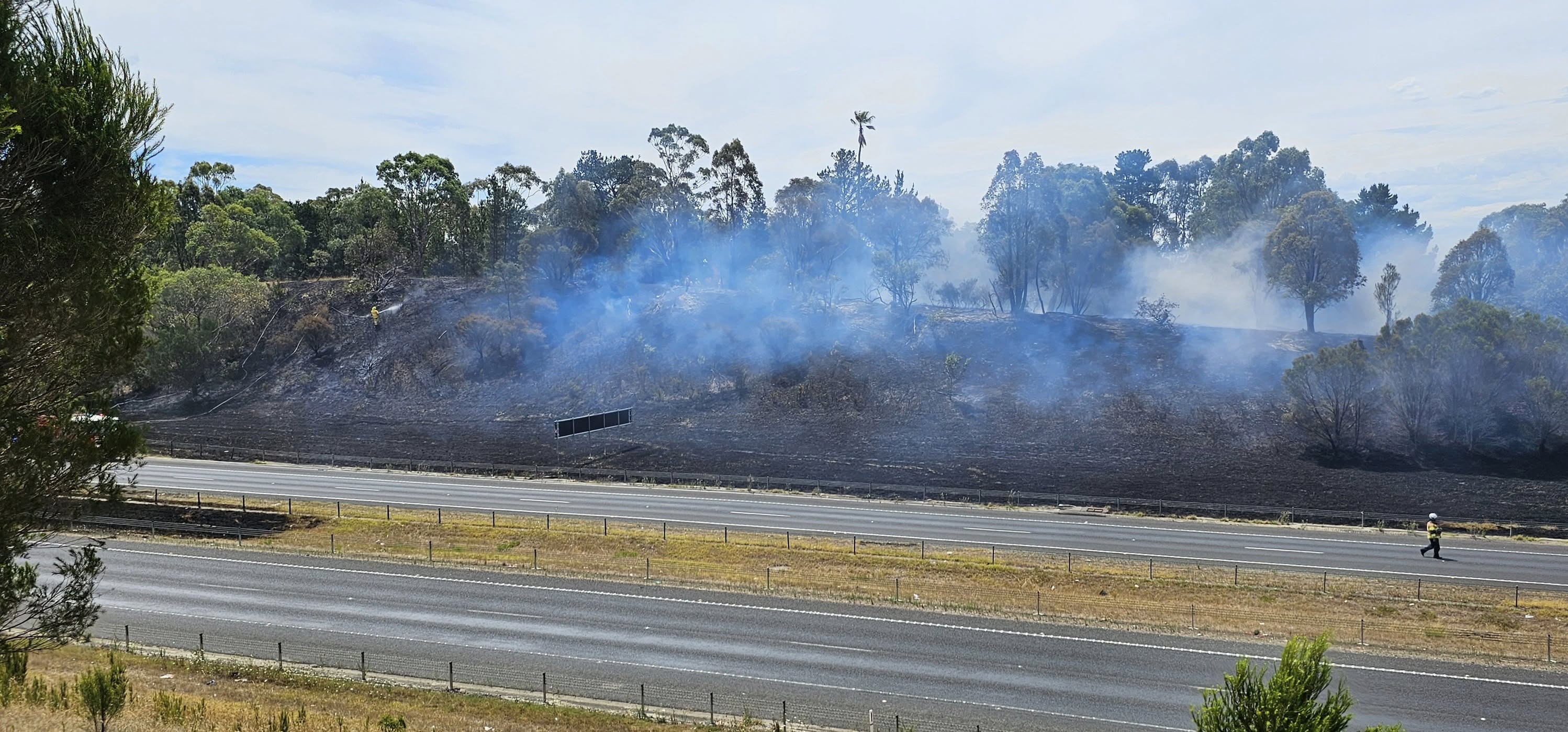 Grass Fire In Morwell - GOLD 1242 & GOLD FM 98.3